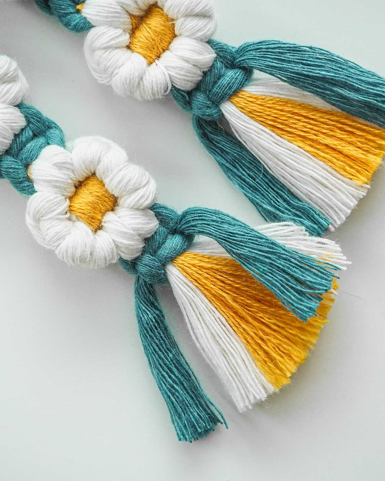Macrame Pattern for a Flower Macrame Keychain, Macrame PDF Text Tutorial Daisy Keyring, Macrame ...