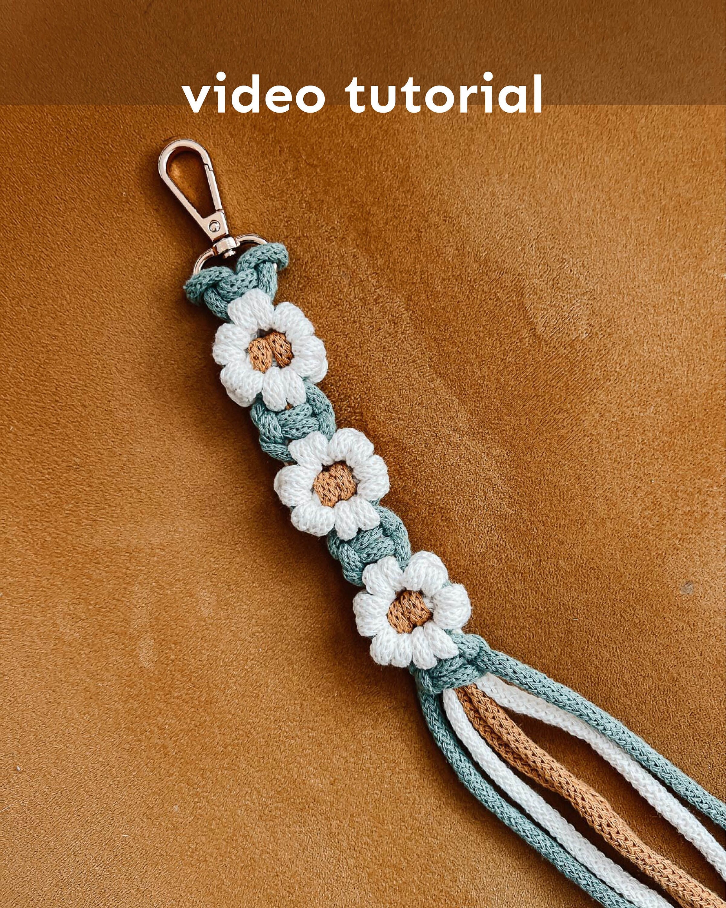 Macrame Pattern for a Flower Macrame Keychain, Macrame PDF Tutorial Daisy Keyring, Macrame ...
