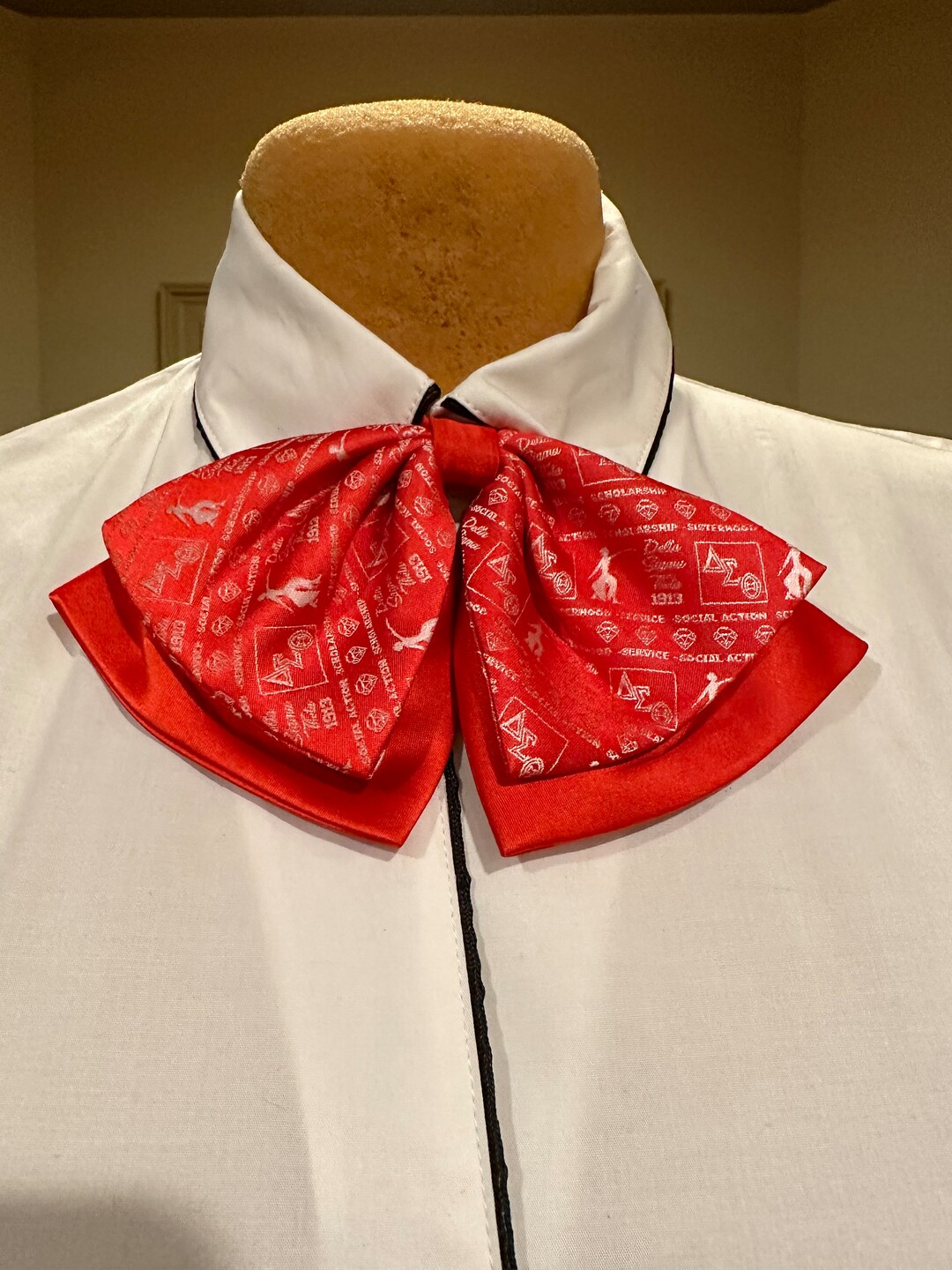 Delta Sigma Theta BOW TIE - Etsy