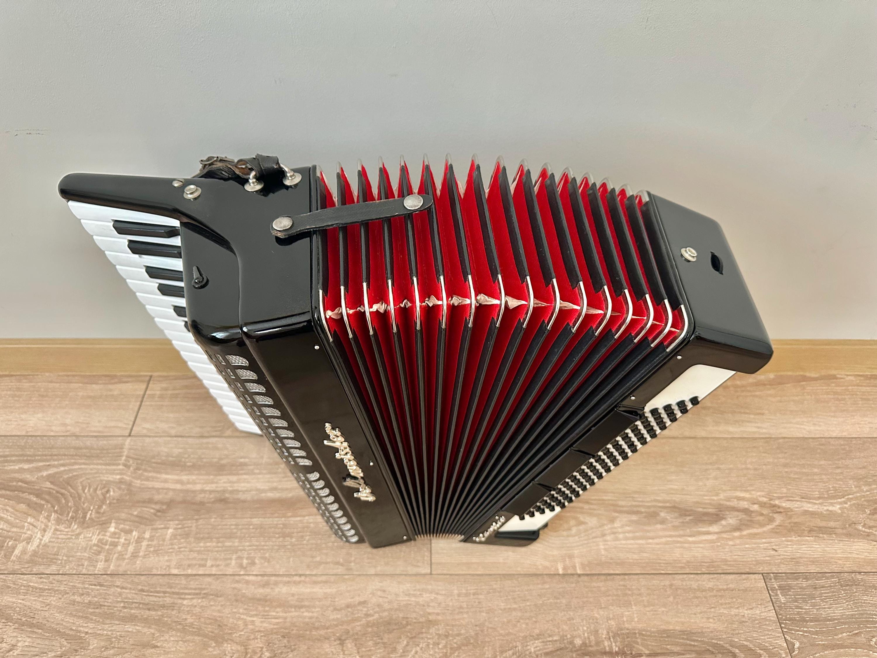 Rare Weltmeister Caprice, 3/4 Accordion, 80 Bass, 34 Key, 3 Voices, 5+3 ...