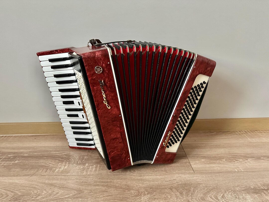 Accord Accordion, 80 Bass, 3 Voice, 2 Registers, Accordion, Russian ...