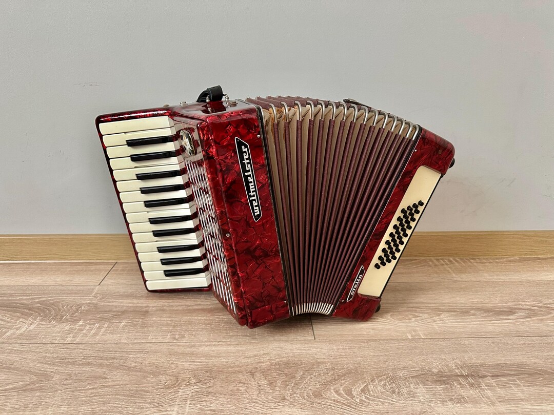 Rare Working Weltmeister Accordion, 1/2 Accordion, 32 Bass, 26 Keys, 2 ...