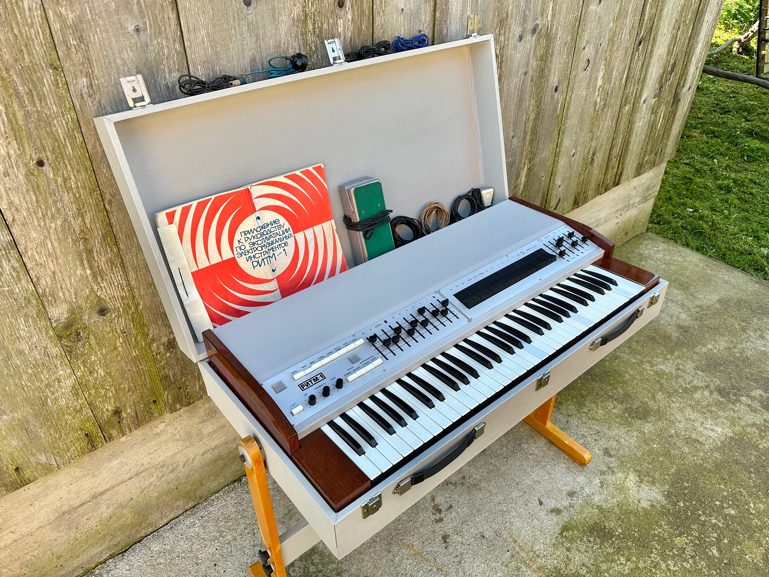 Vintage Ritm 1 Electronic Organ, USSR Synthesizer, Rhythm Machine - Etsy