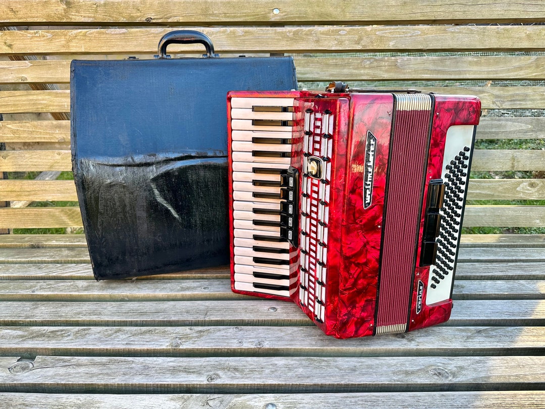 Rare Weltmeister Serino Accordion, 3/4 Accordion, 80 Bass, 34 Keys, 3 ...