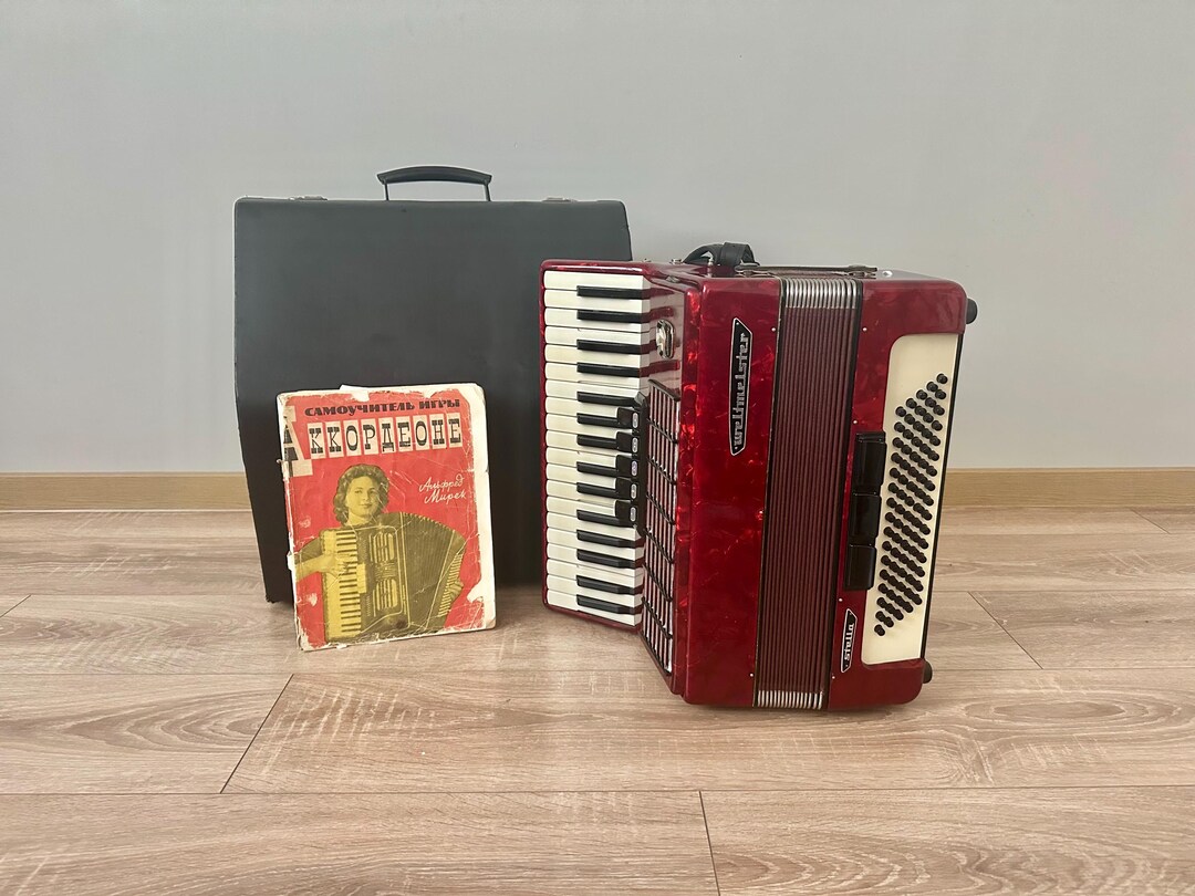 Rare Weltmeister Accordion, 3/4 Accordion, 80 Bass, 34 Key, 3 Voices, 5 ...