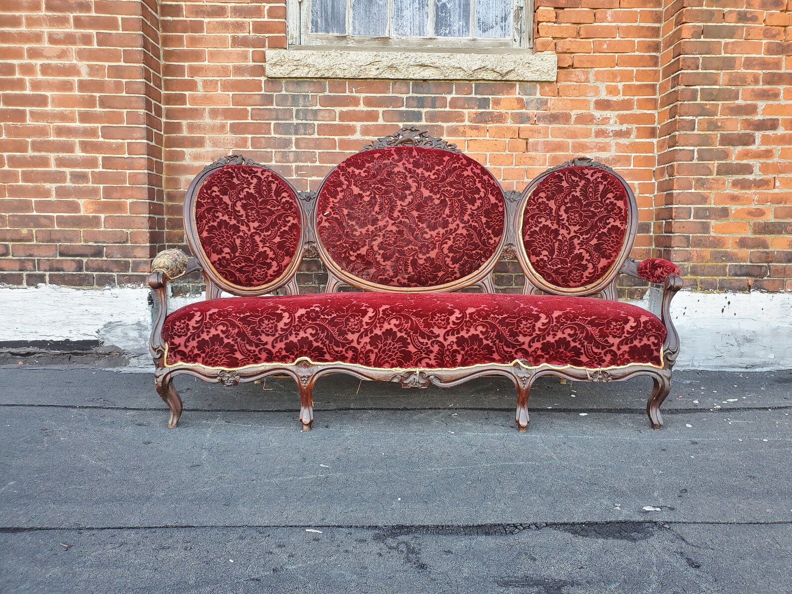 Antique Victorian Carved Wood Medallion Sofa / Couch - Vintage Red ...