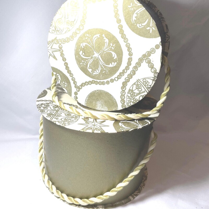 Round Hat Box - Etsy