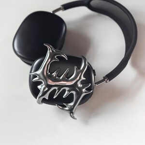 Cyber Spike Airpods Max Headphone Case Cover - Glossy Silver Apple ...