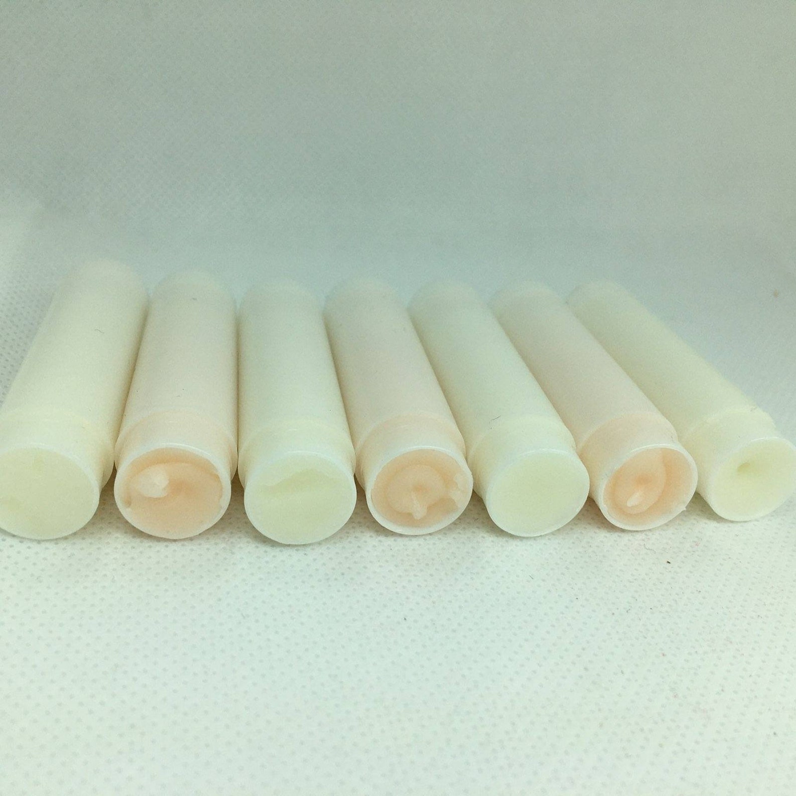 White Solid Lip Balm Bulk Containers With Fresh Coconut and Strawberry ...