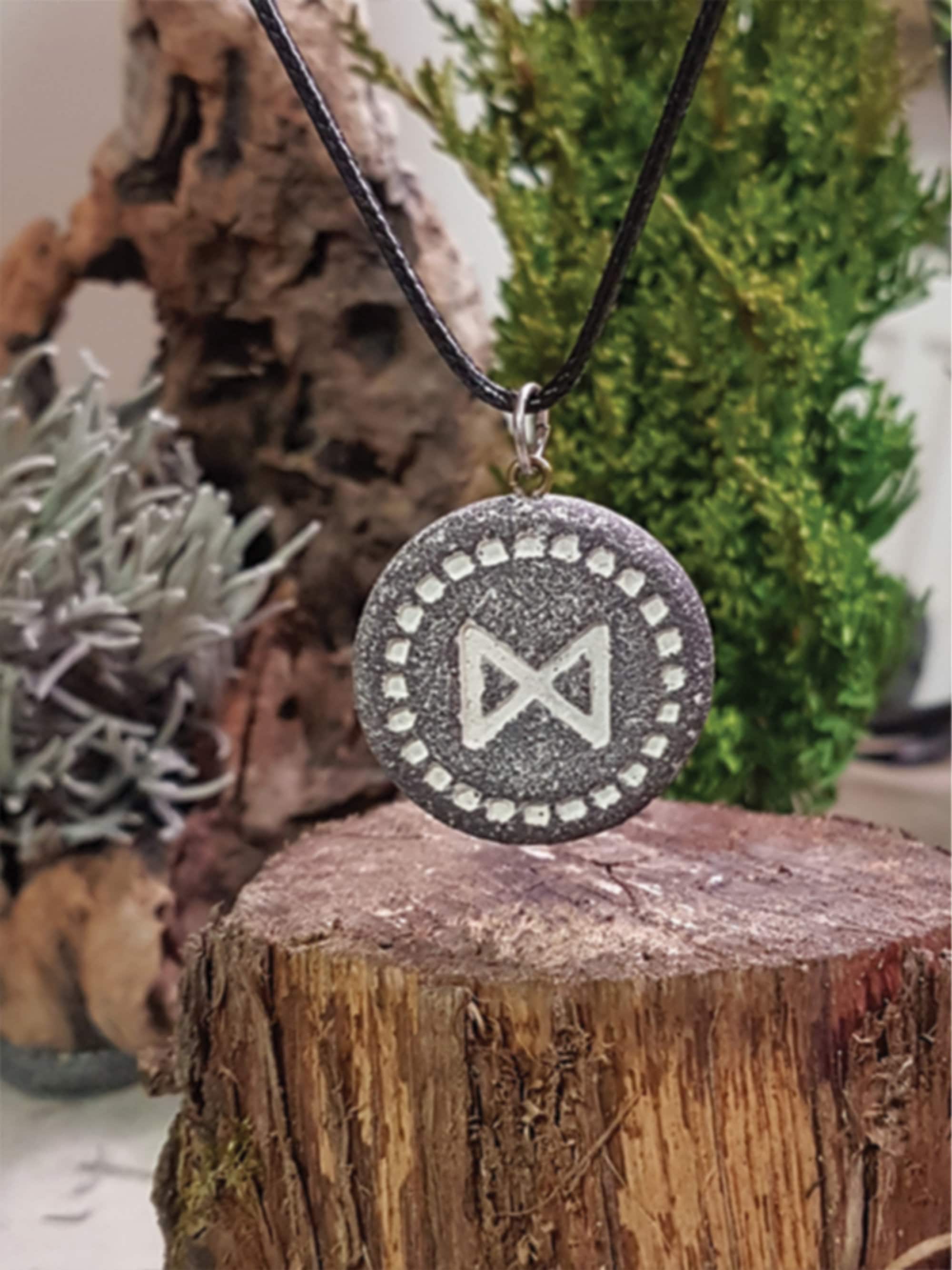 Colgante de runa Dagaz, símbolo de doble cara, collar de protección de ...