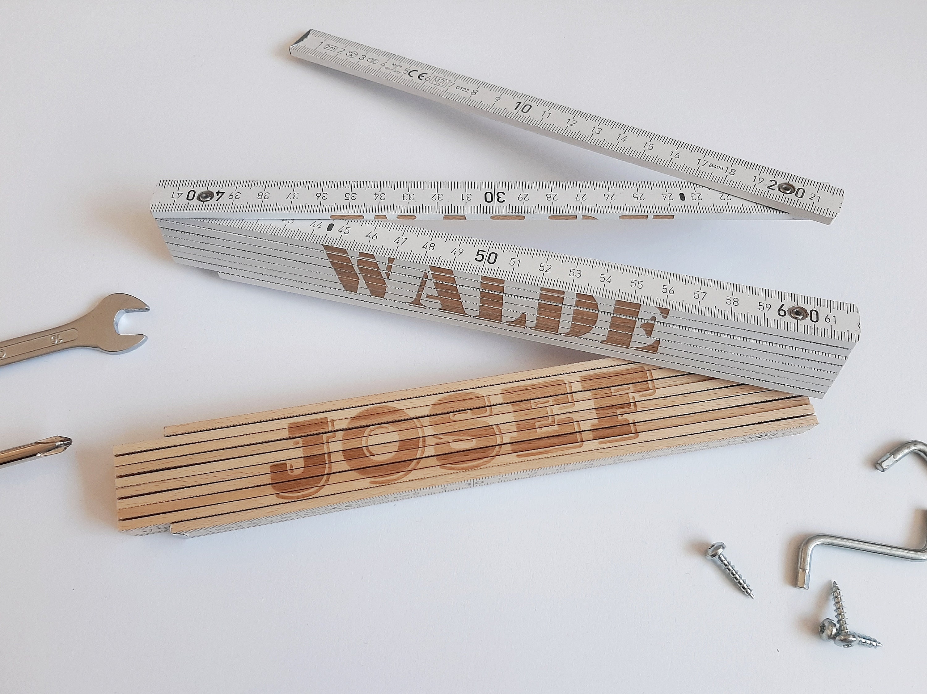 Meterstab mit Namen, Zollstock graviert , Maßstab, 2 Meter, Holz Weiß ...