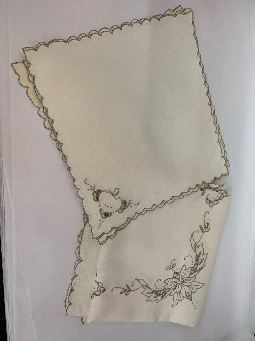 Set of 5 Vintage Linen/cotton Bridge Set With 5 Embroidered and Pierced ...