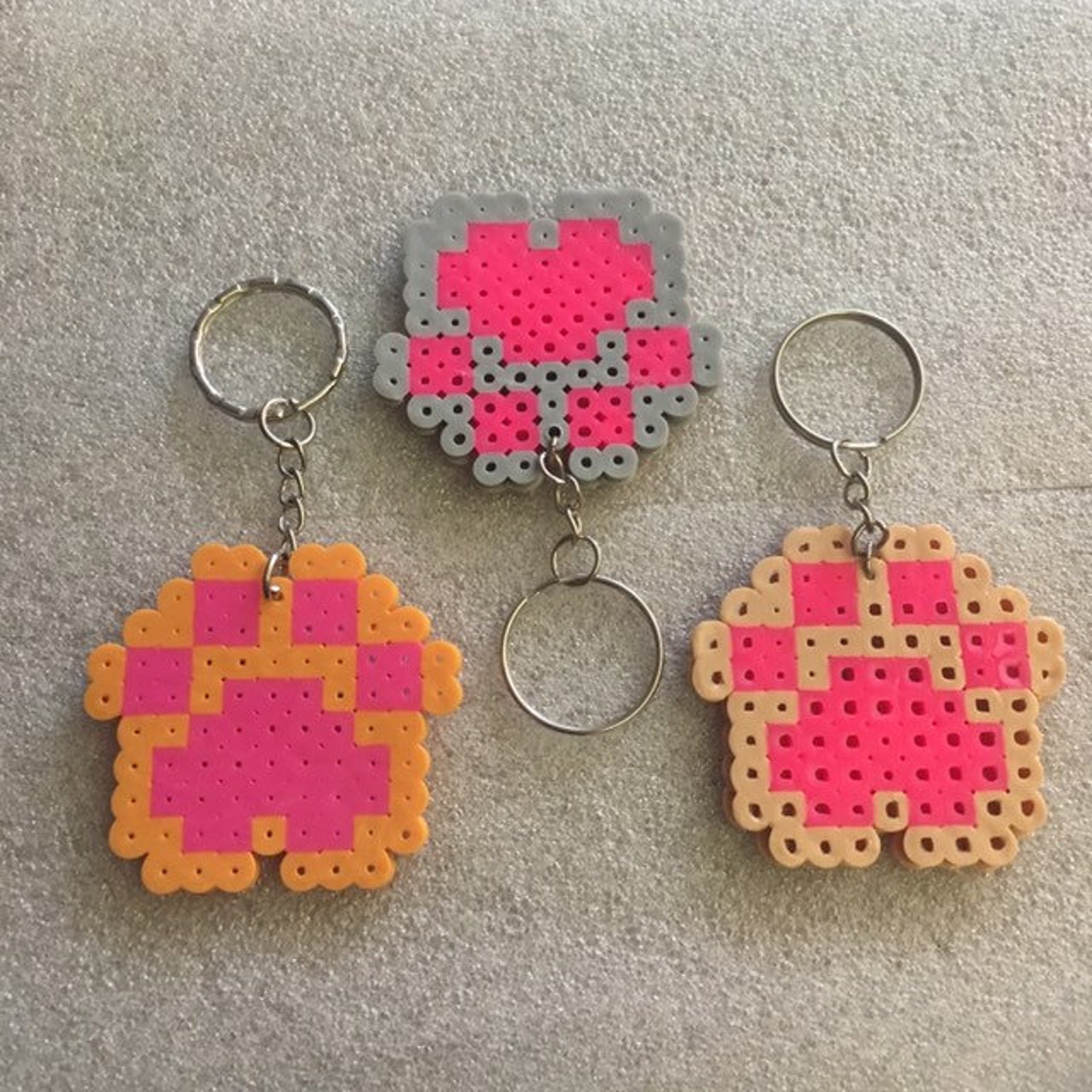 CUSTOM Paw Print Perler on Keychain OR Kandi Bracelet - Etsy