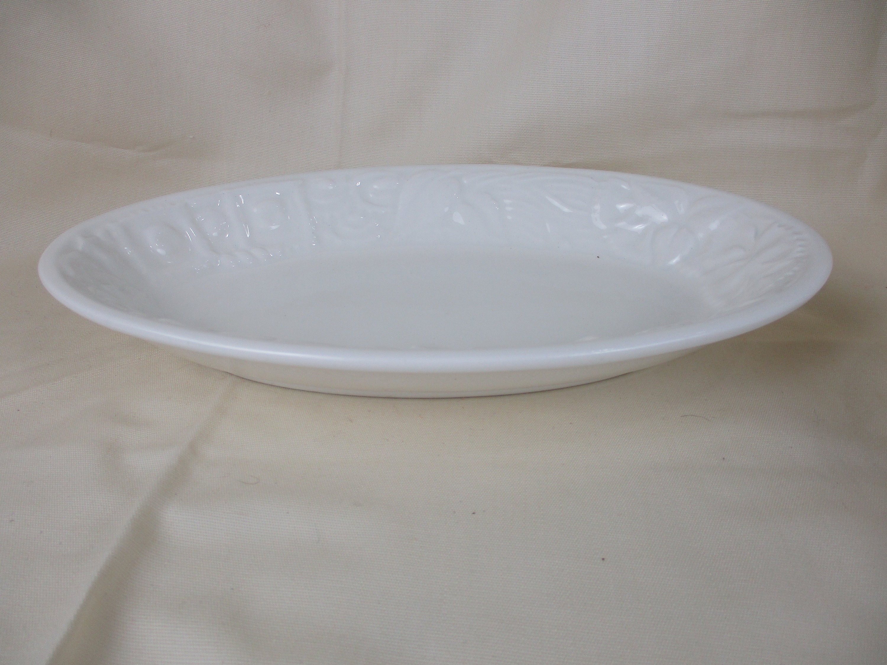 Stovit White Embossed Oval Platter, Serving Platter, Kitchen Ware ...