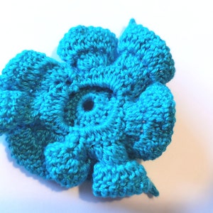 3D Flower Pattern, 3 Petals Crochet Detailed Photo and Description in ...