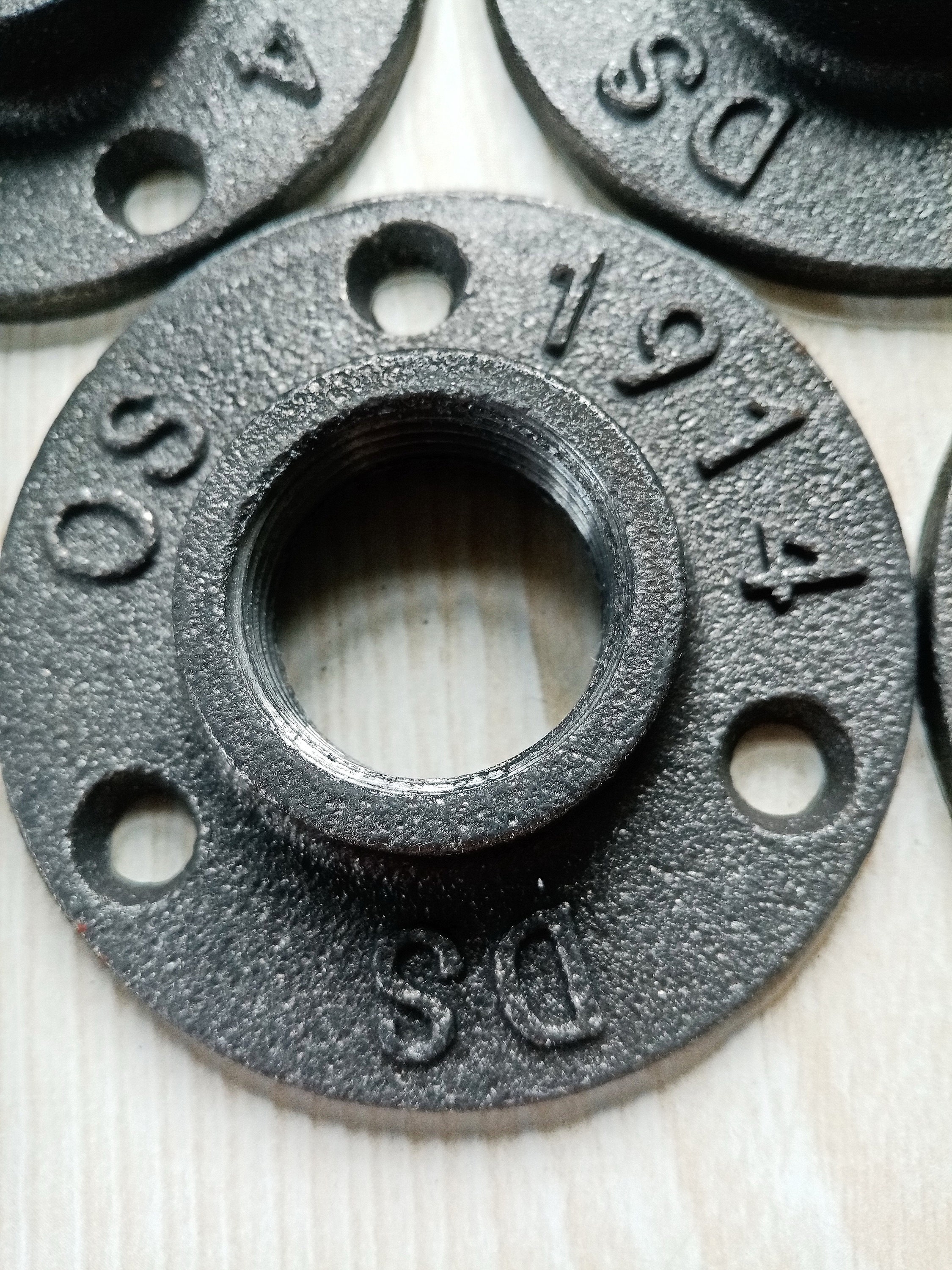 Cast Iron Flange 1/2'' Industrial Pipe Fitting Wall Hanger Hook Simple ...