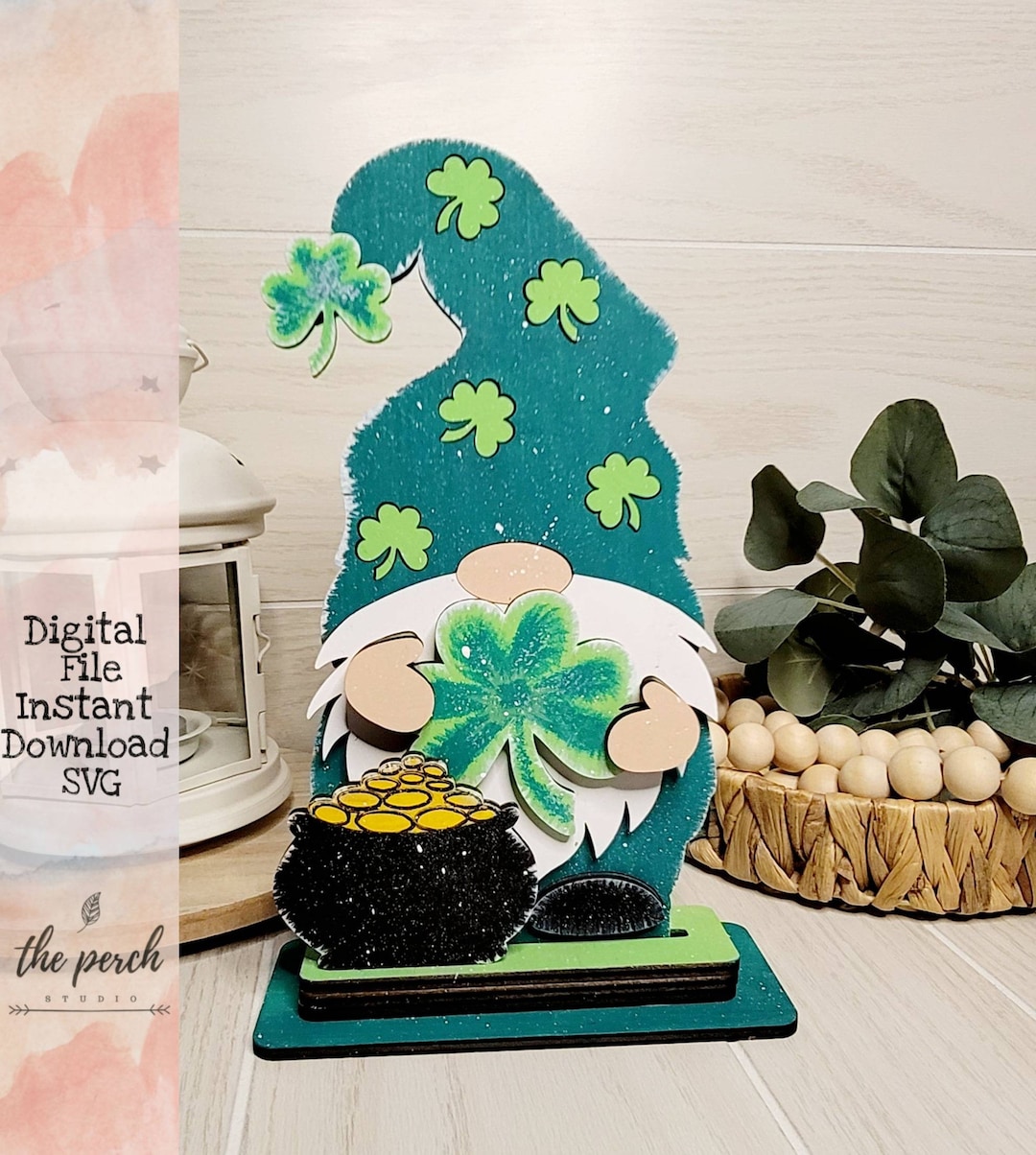 St Patrcik's Day Gnome Shelf Sitter, Tiered Tray Gnome, Svg, Cut File ...