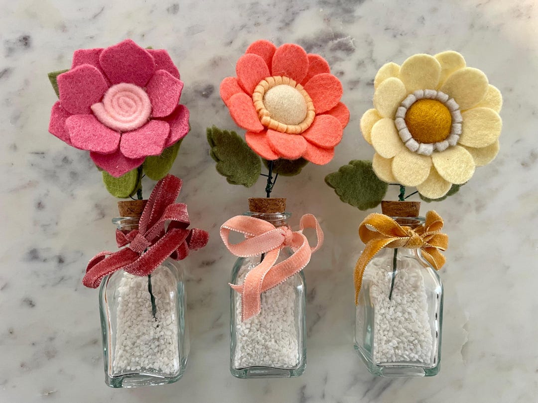 Felt Flower Mini Desktop Vase - Etsy
