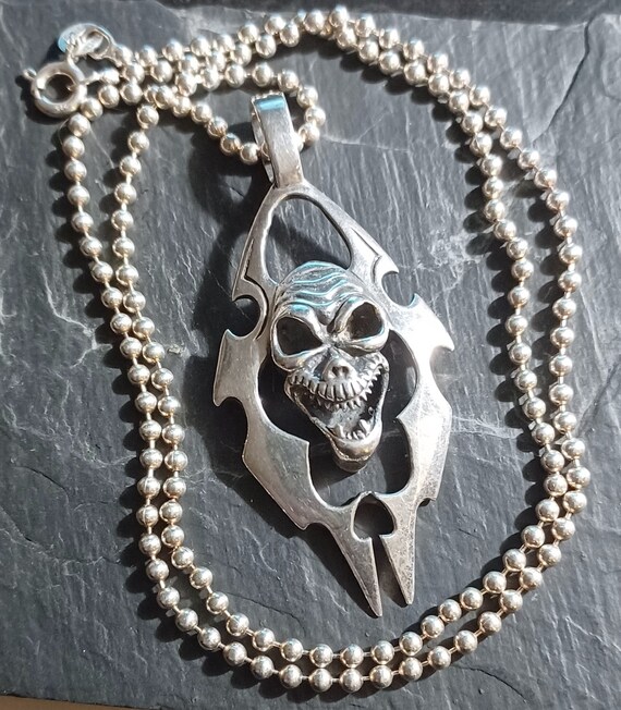 Vintage Hallmarked Silver Skull with Border Pendant a… - Gem