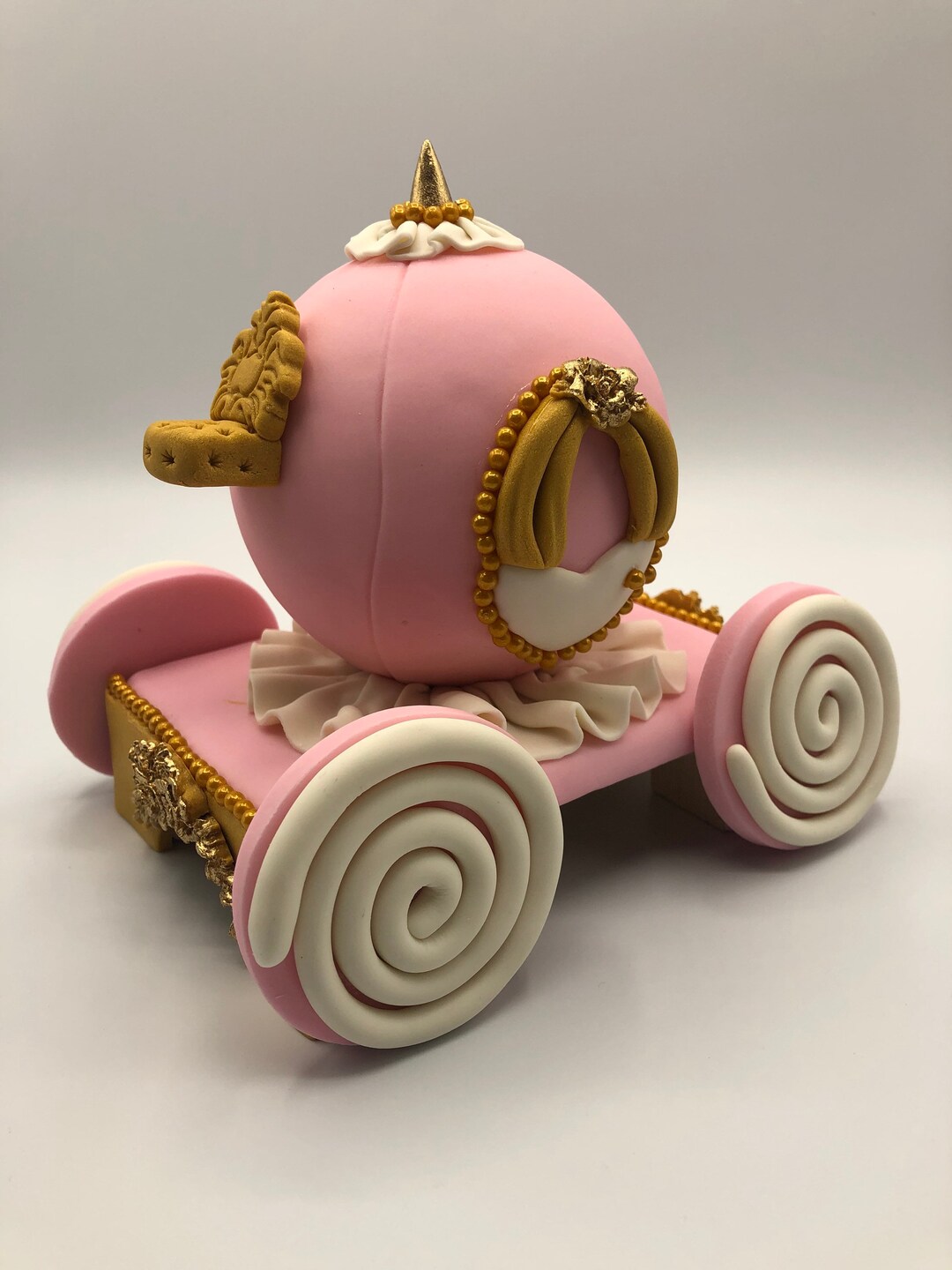 Fondant Princess Carriage - Princess Party Theme - Girls Party ...