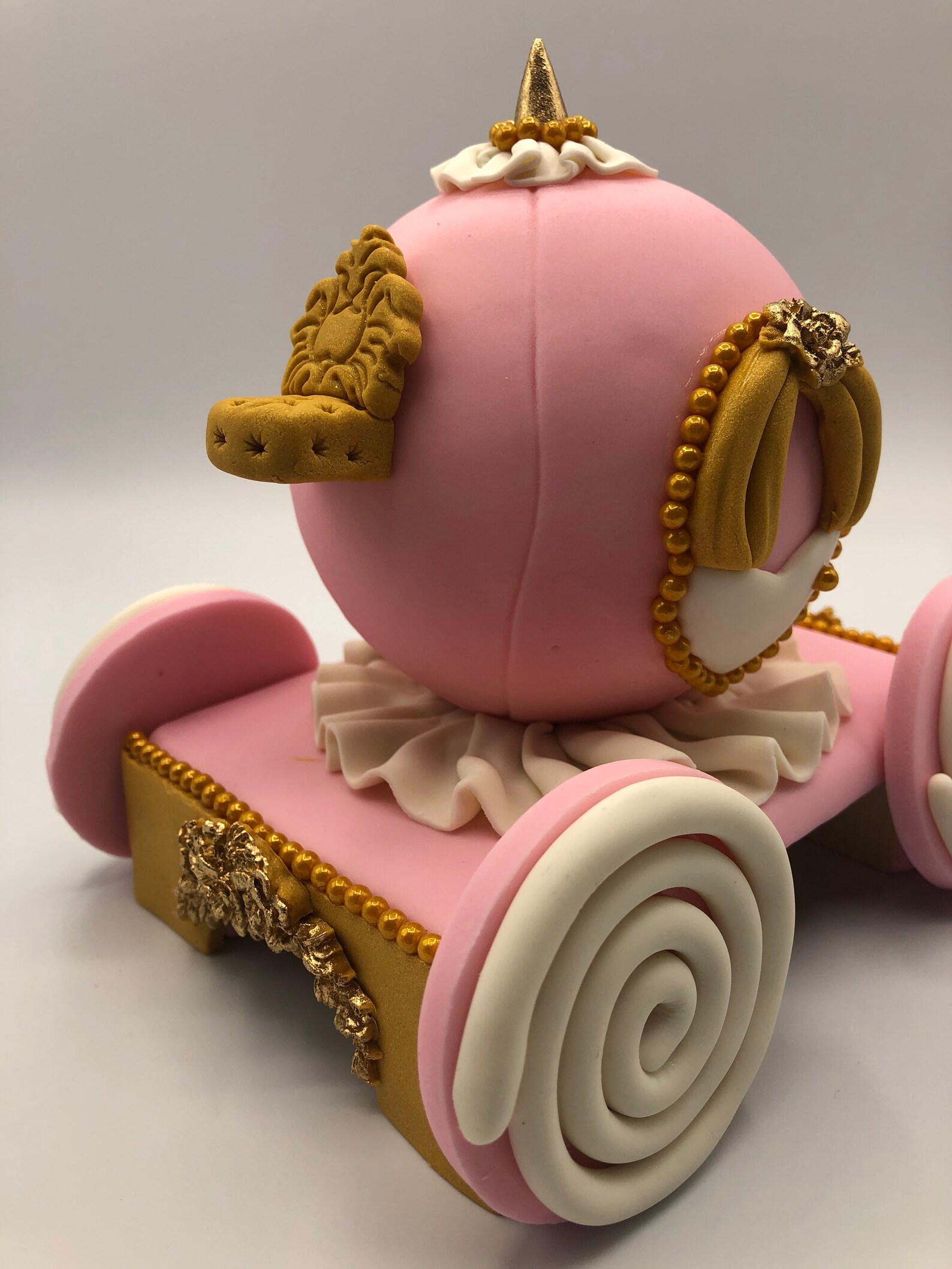 Fondant Princess Carriage Cake Topper – Pink and Gold Party Decoration ...