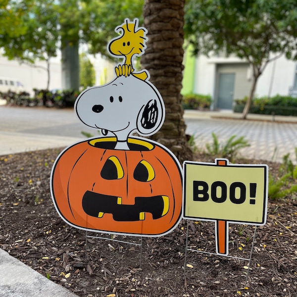 Outdoor Welcome Sign Snoopy - Etsy