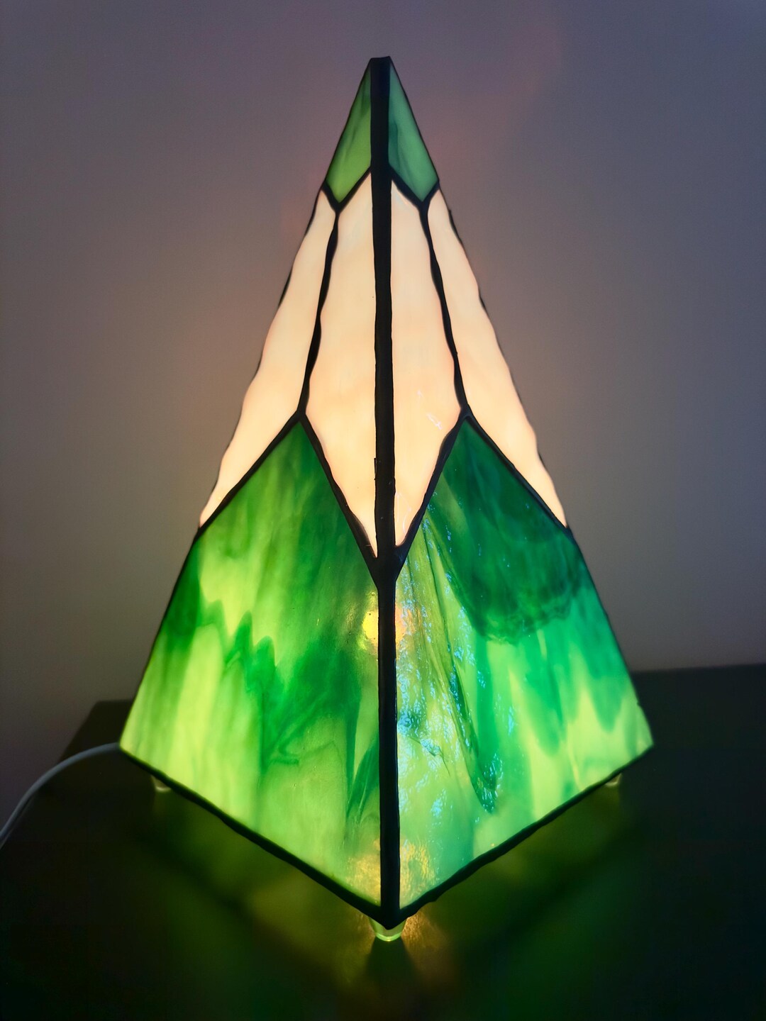 Green and White Stained Glass Pyramid Desk Lamp Modern Antique Look ...