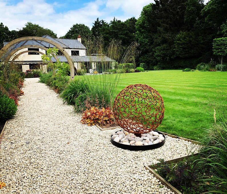 Handmade Metal Rustic Garden Sphere Sculpture Garden Yard Art / Garden ...