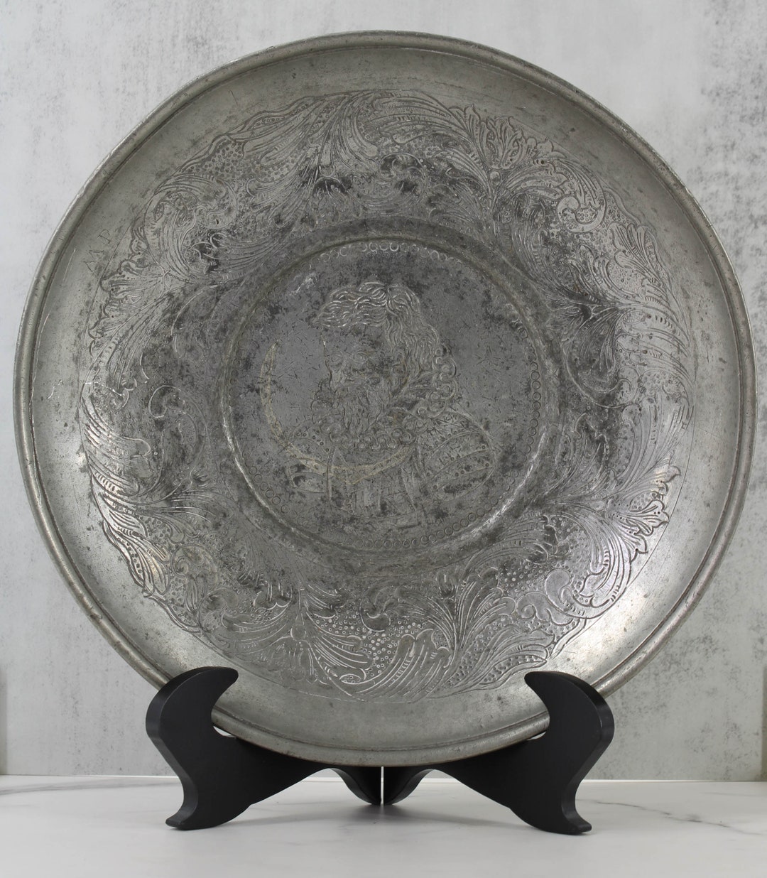 Elizabethan Style Pewter Plate - Etsy