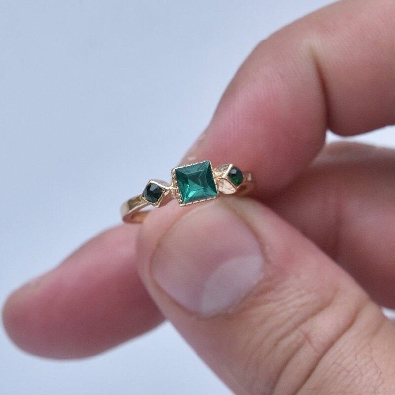 Green Stone Ring - Etsy