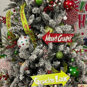 WHO-VILLE MOUNT Crumpit Grinch's Lair Wood Sign Grinch - Etsy