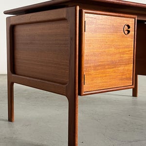 Vintage Danish Office Desk by Arne Vodder for GV Møbler in Teak, Mid ...
