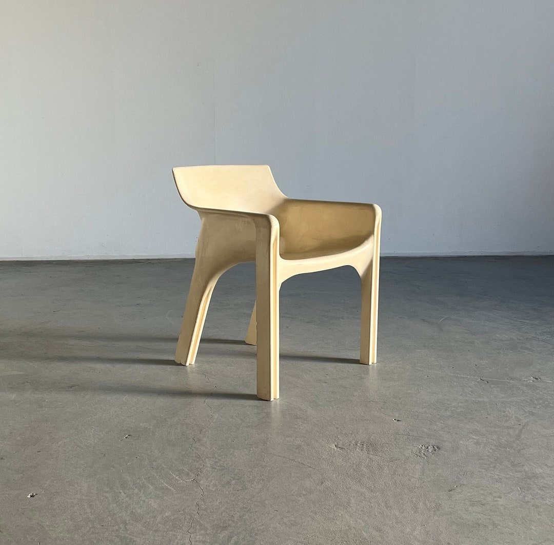 White 'gaudi' Chair by Vico Magistretti for Artemide, Vintage ...