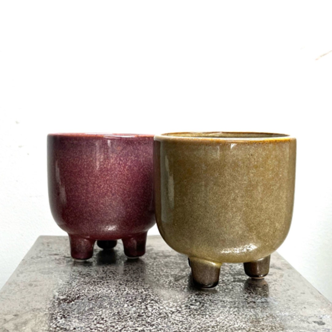 Gloss Ceramic Indoor Plant Pot With Feet for Houseplants Two Colours ...