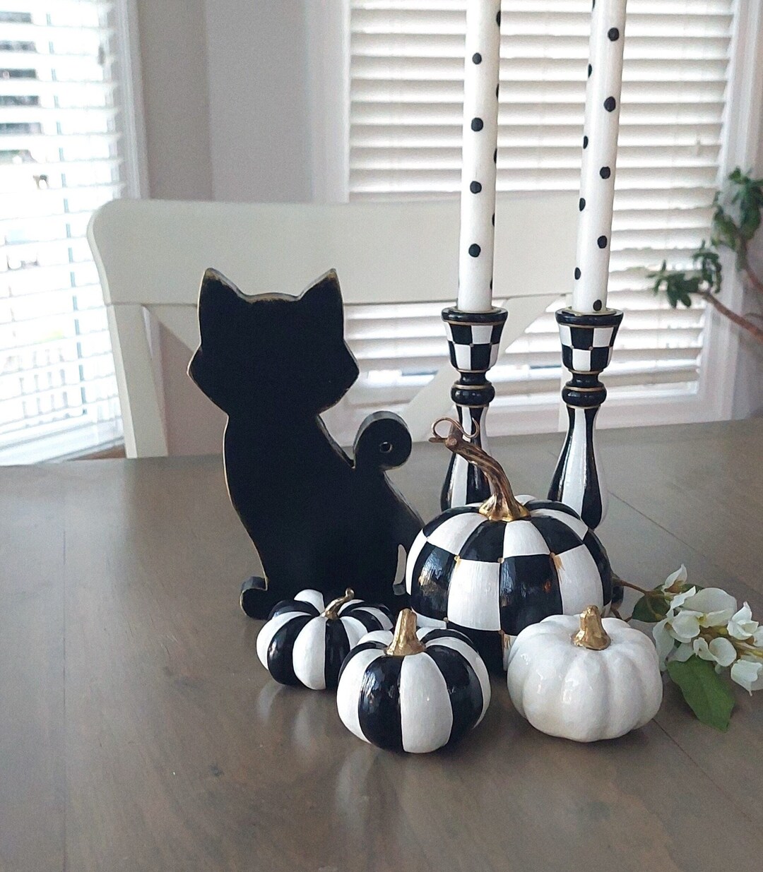 Black Cat and Pumpkins Black and White Pumpkins Fall Pumpkin Table ...
