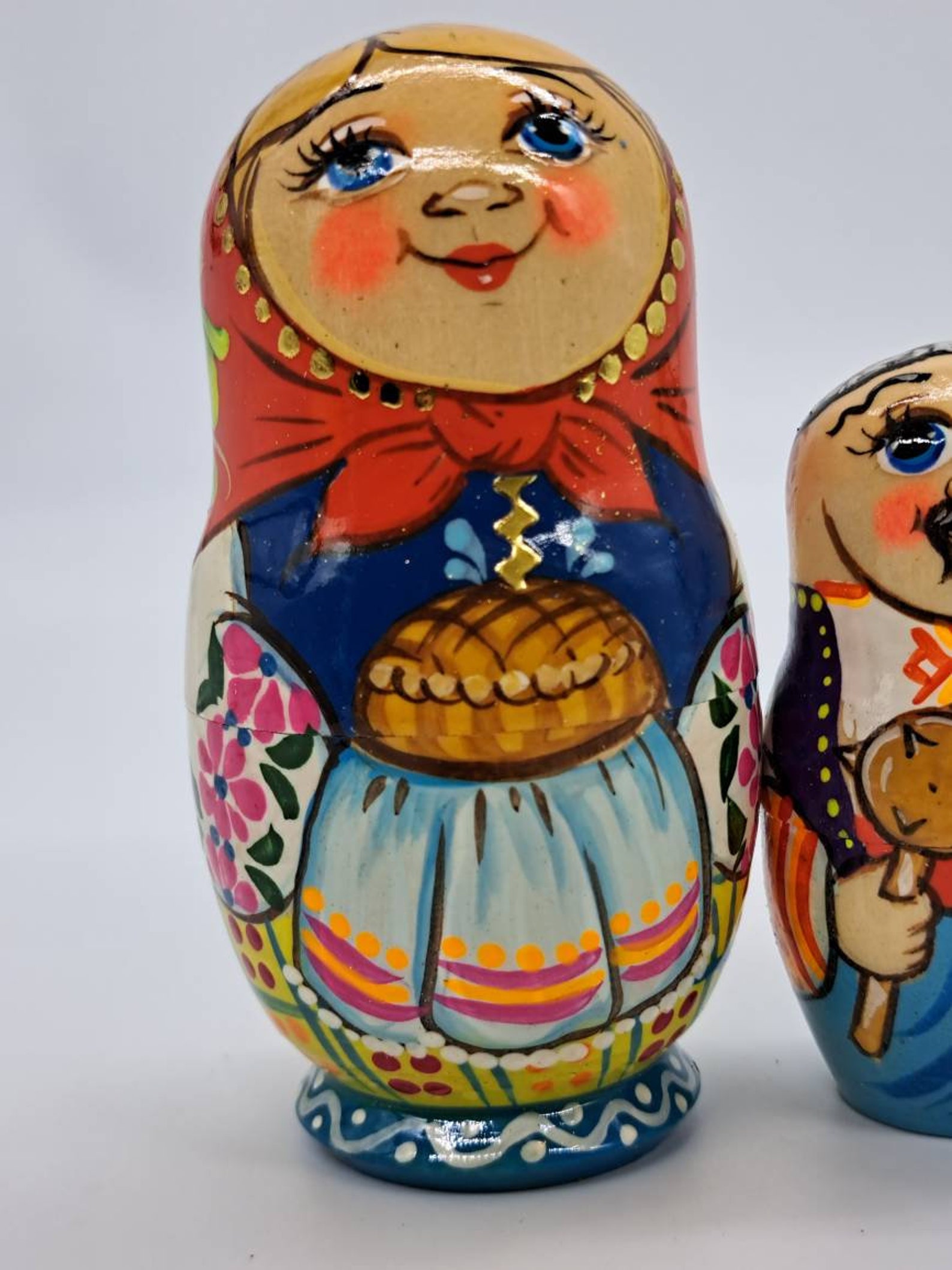 Nesting Dolls Ukrainian Family Matryoshka Handmade 4" Tall 5 in 1 ...