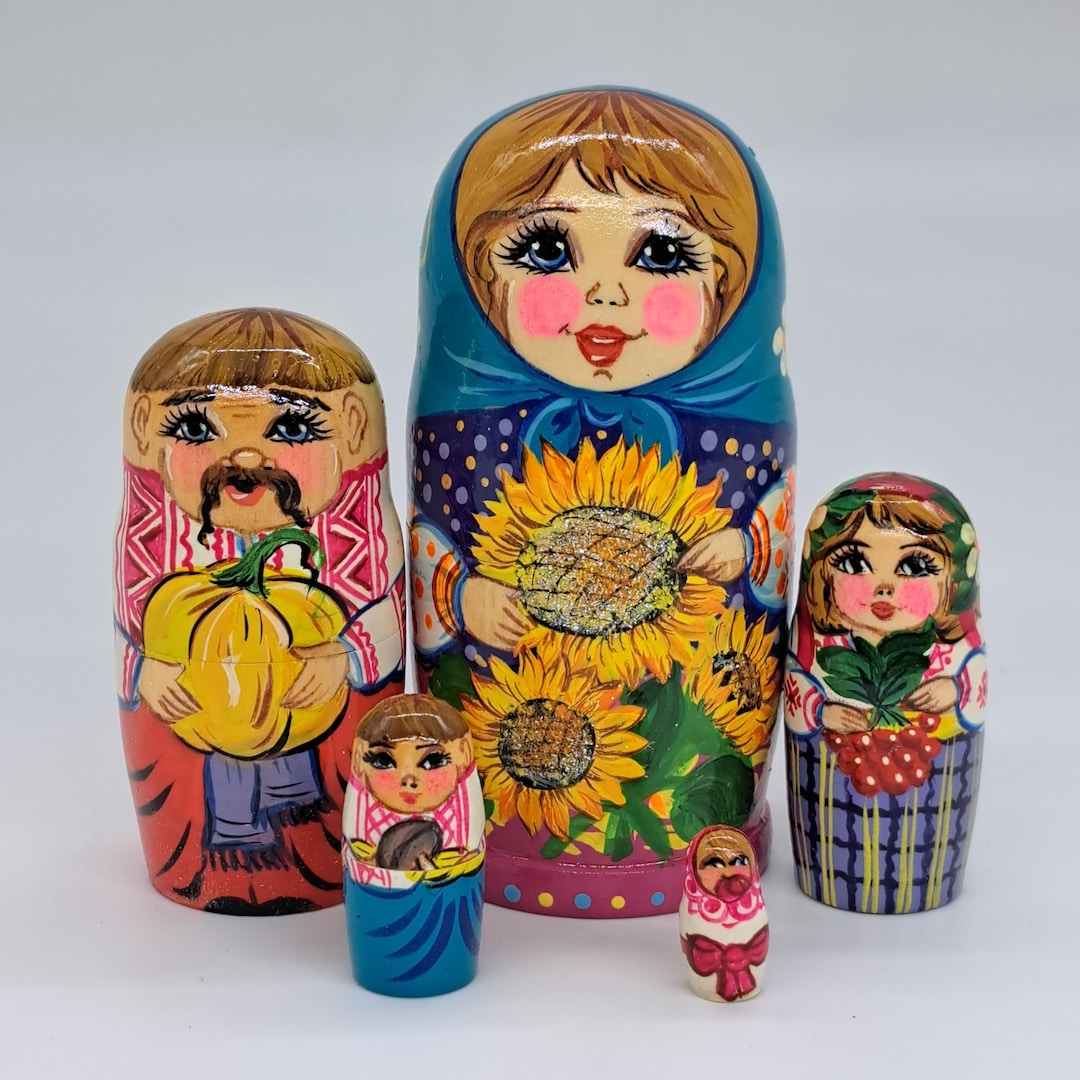 Nesting Dolls Ukrainian Family Matryoshka Handmade 4" Tall 5 in 1 ...
