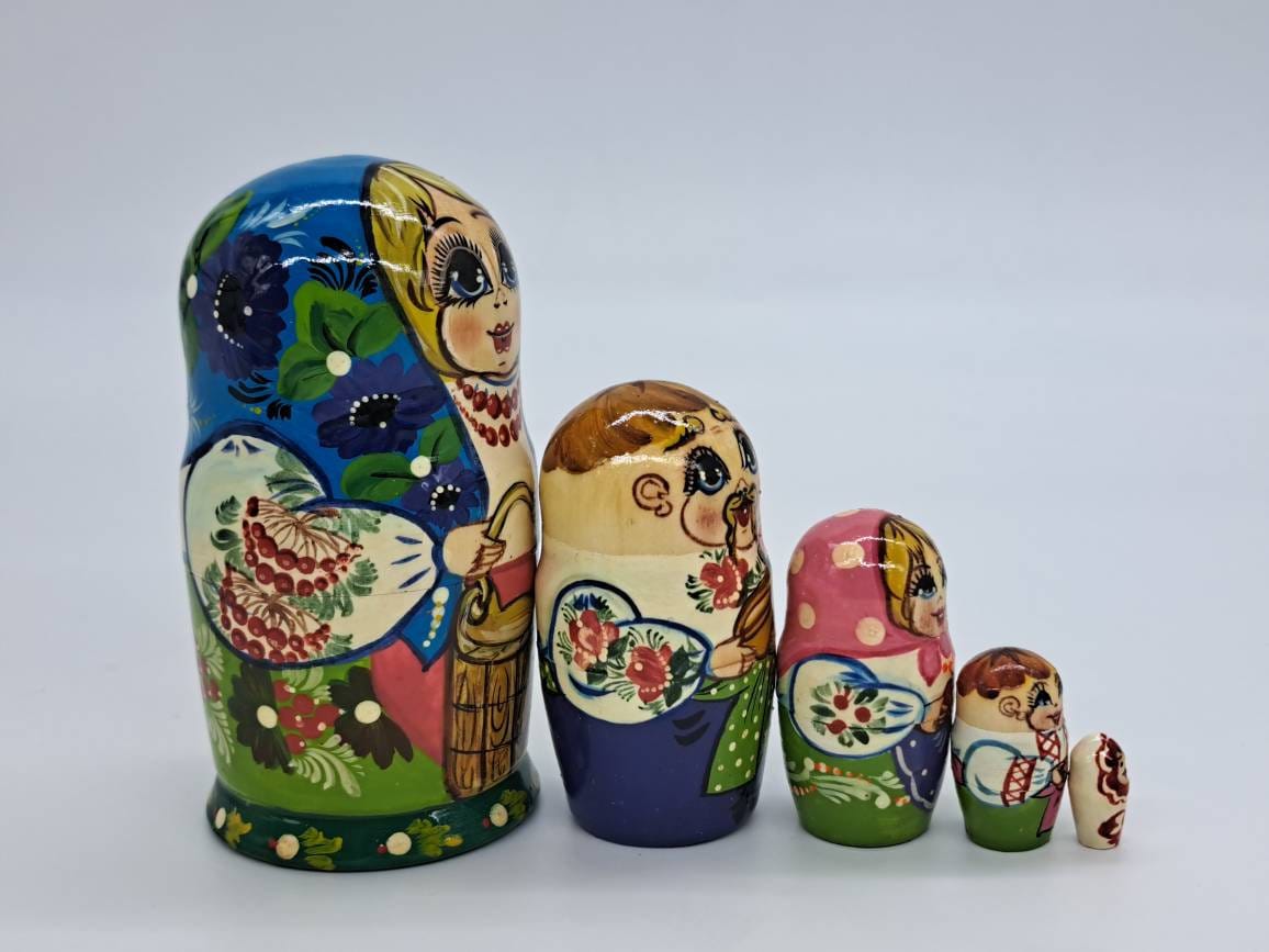 4 Nesting Dolls 5 in 1 Ukrainian Family Matryoshka - Etsy