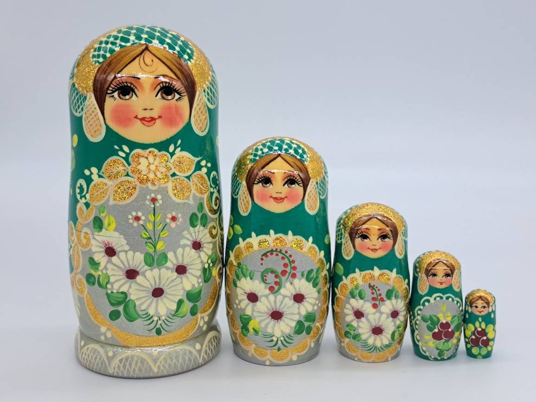 6" Classic Nesting Dolls Matryoshka 5 in 1 Traditional Russian Doll ...