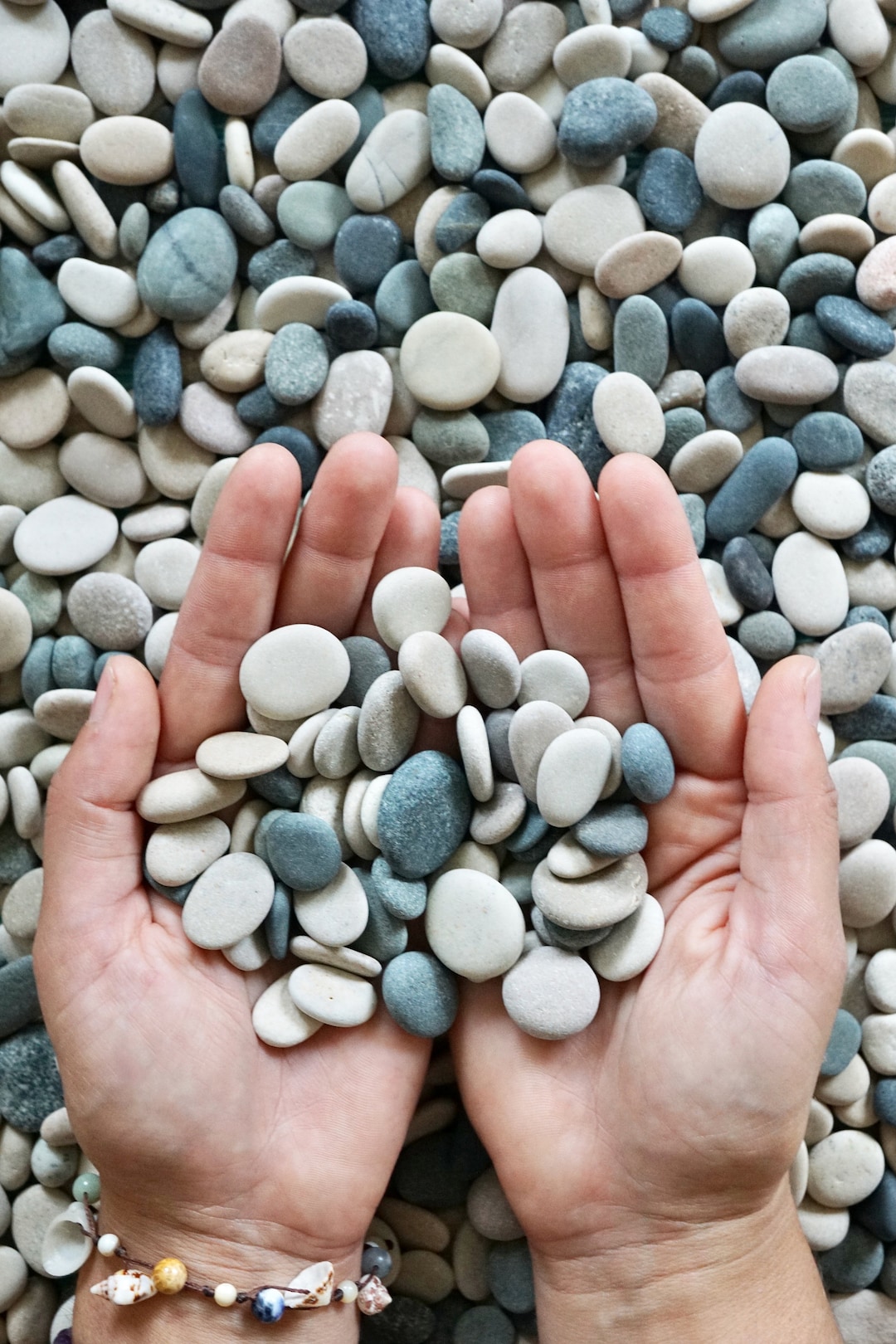Smooth Rounded Flat Pebbles * Beach Stones for Crafts * Stackable Beach ...