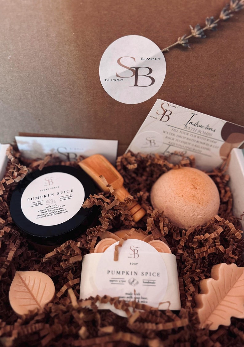 Fall Spa Gift Set - Pumpkin Spice - Cinnamon - Bath Bomb - Sugar Scrub ...