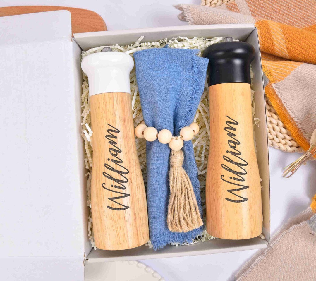 Personalized Pepper Grinder Set, Engraved Wooden Pepper Mill, Wooden ...