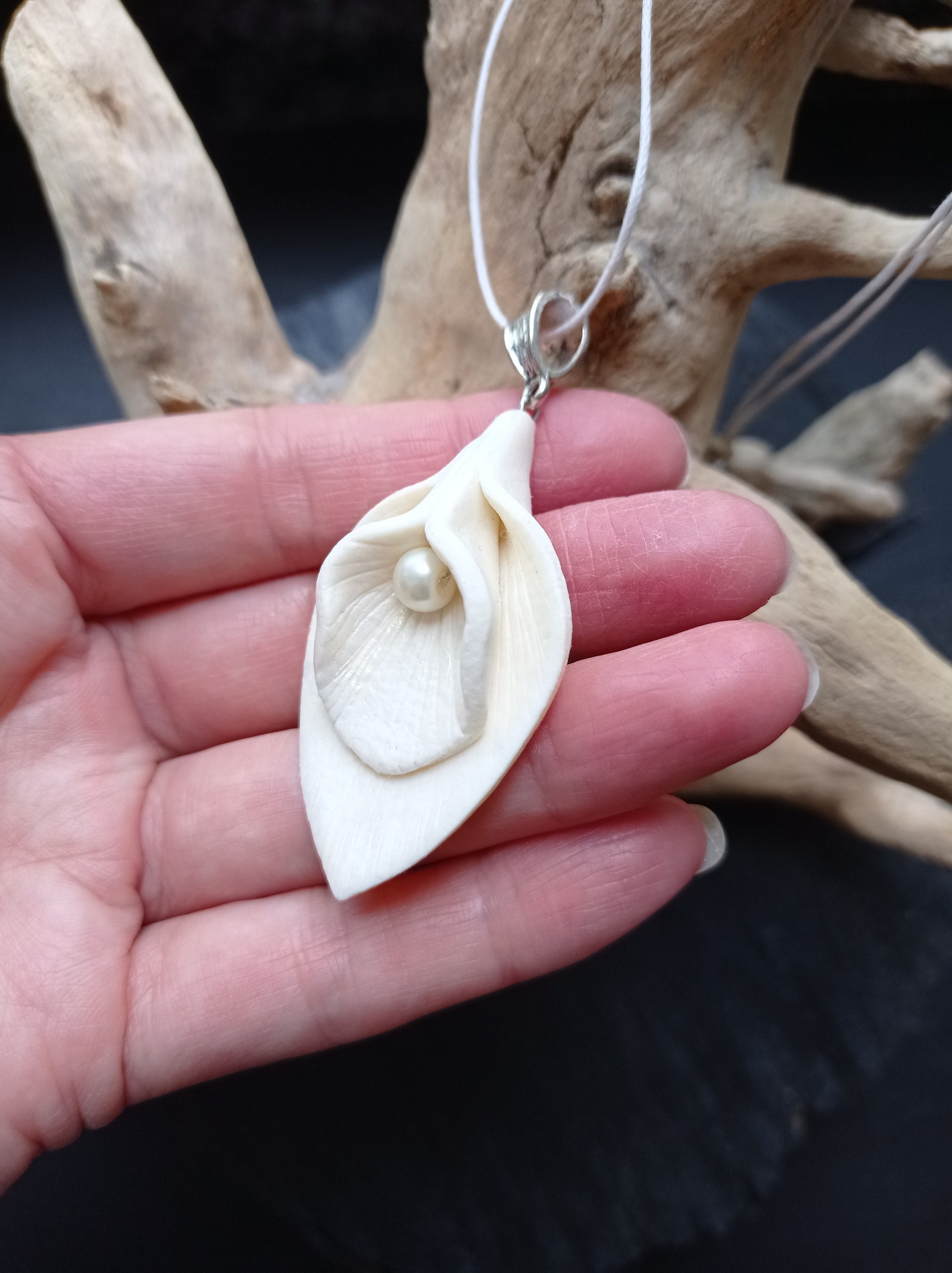 Yoni necklace Vagina pendant Labia jewelry lesbian jewelry | Etsy