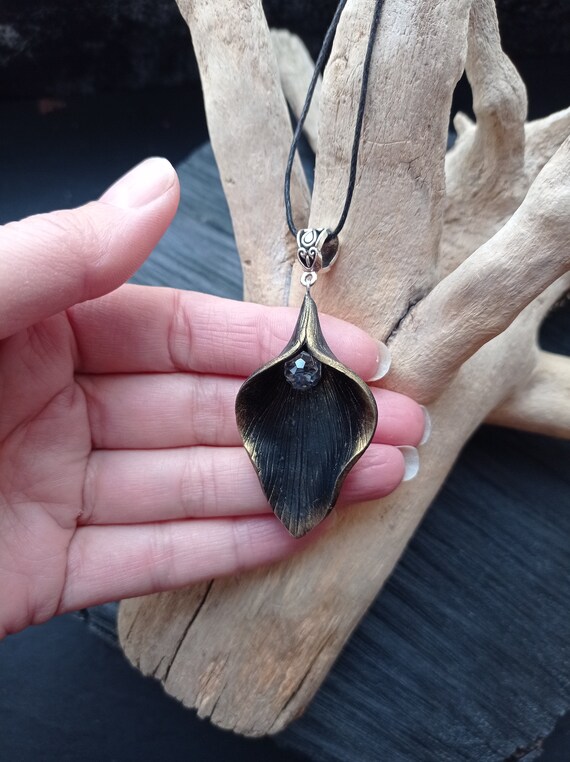 Black Yoni Pendant Labia Jewelry Vulva Necklace | Etsy