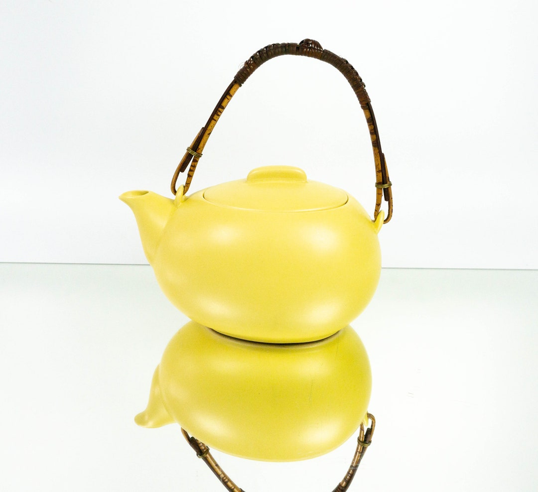 Oval Teapot, by Sebastiano Buscetta for the Gräflich Ortenburg Tambach ...