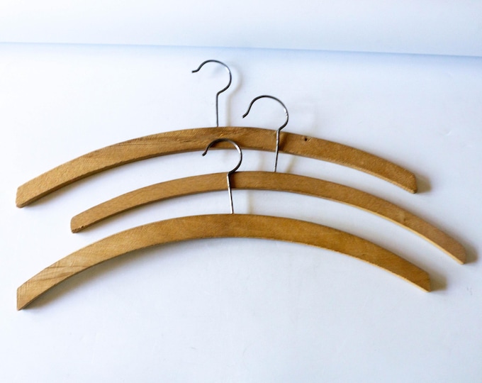 Vintage Wooden Hanger Set, Sustainable Coat Hangers, Retro Wooden Coat ...