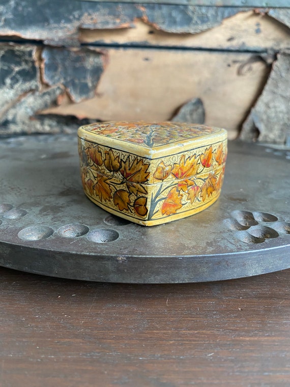 Vintage Papier-Mâché Heart Box, Hand Painted Paper Mâ… - Gem