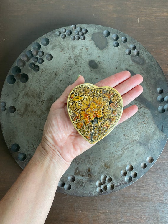 Vintage Papier-Mâché Heart Box, Hand Painted Paper Mâ… - Gem