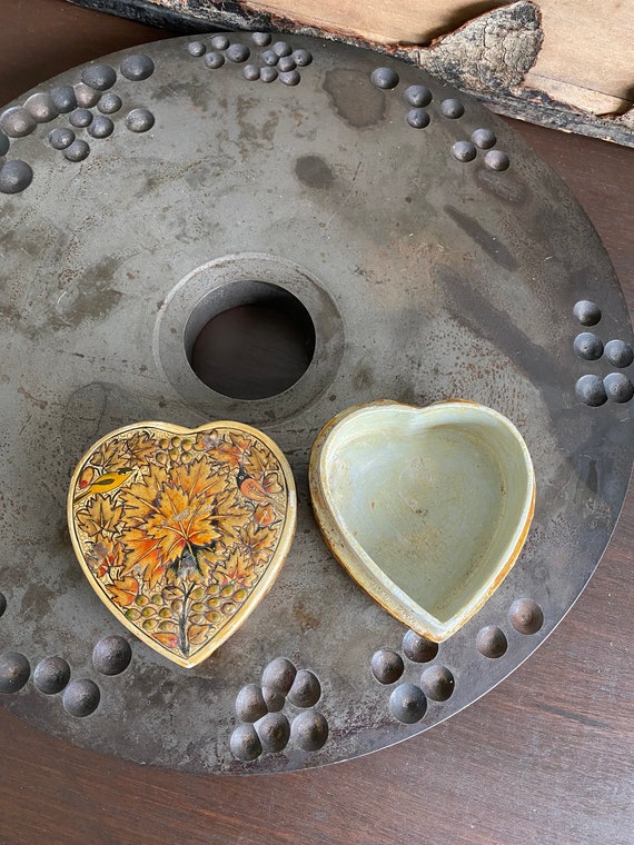 Vintage Papier-Mâché Heart Box, Hand Painted Paper Mâ… - Gem