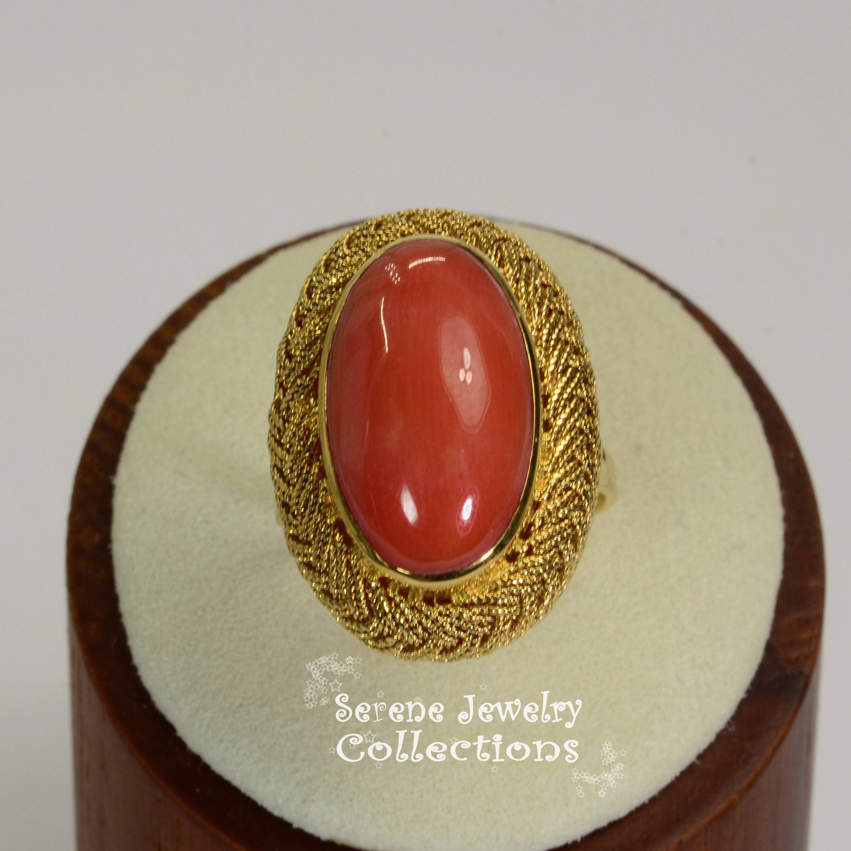 Red Coral 18K Gold Ring Vintage Ring Size 7.75